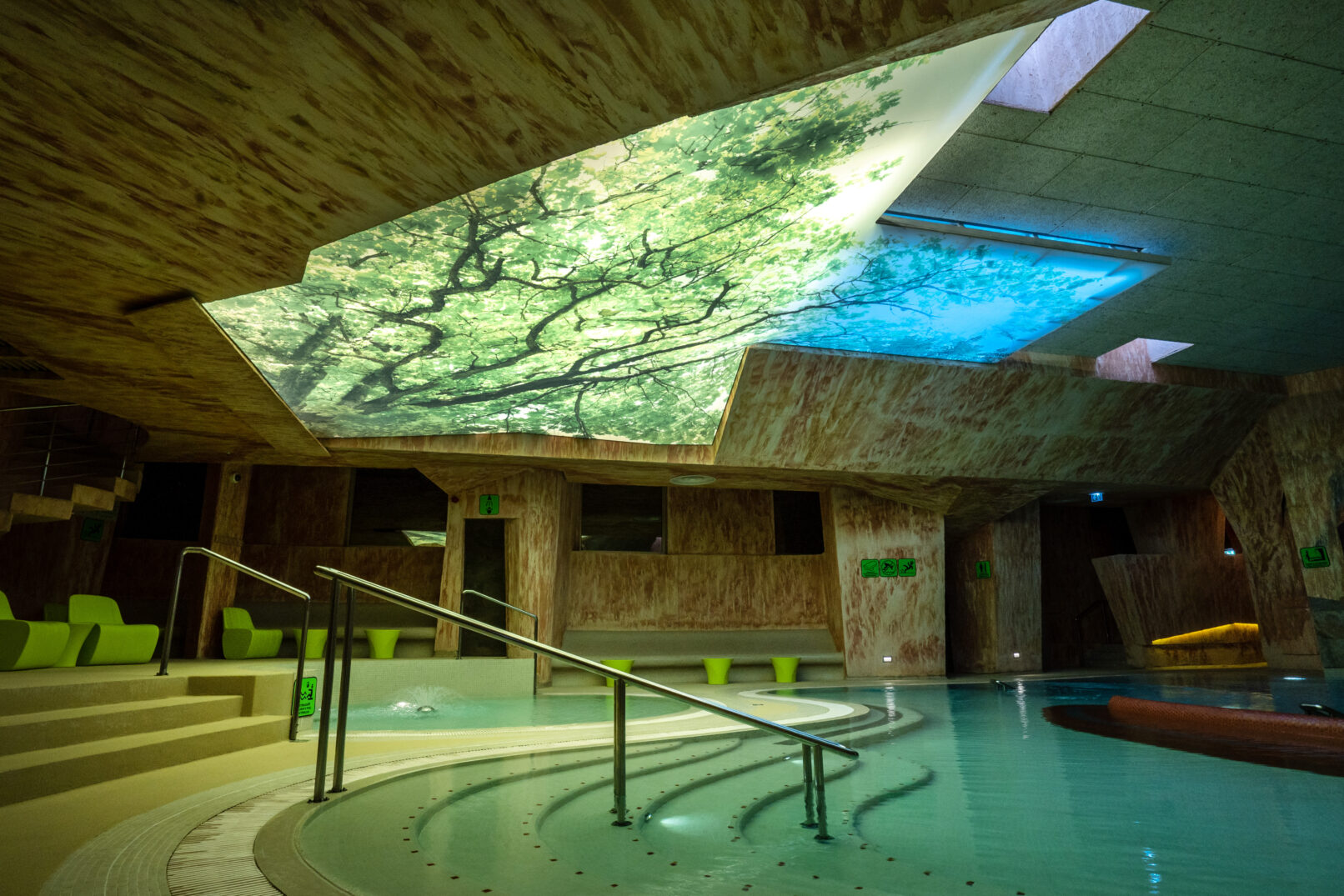 Vecta Design stretch ceilings, lighting solutions, acoustic solutions ...